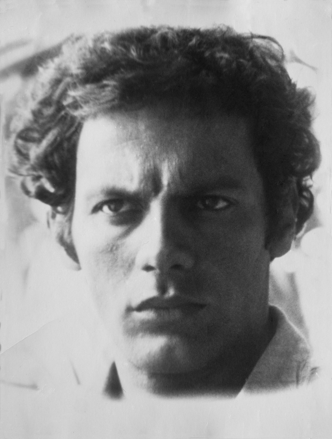 ΒΙΟΓΡΑΦΙΑ - Σταύρος Ξαρχάκος