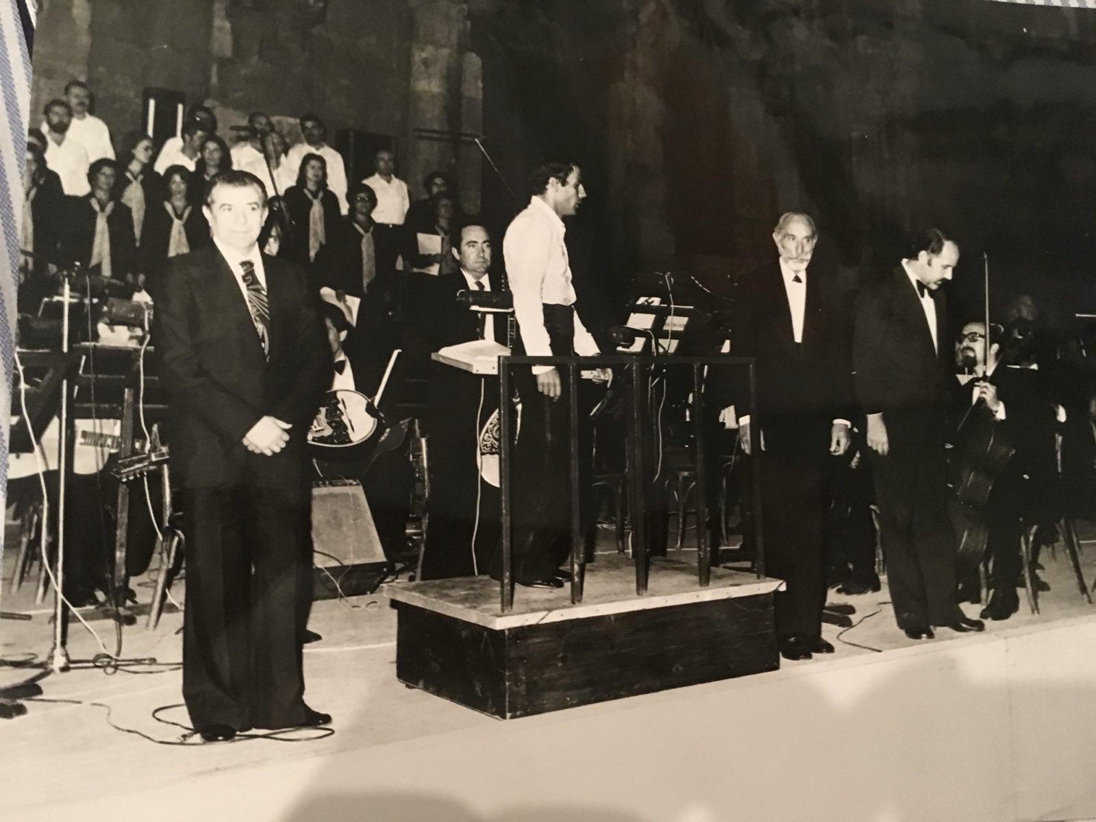 ΒΙΟΓΡΑΦΙΑ - Σταύρος Ξαρχάκος